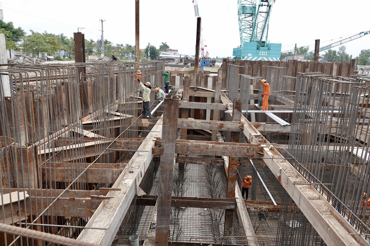 Construction of irrigation works, infrastructure